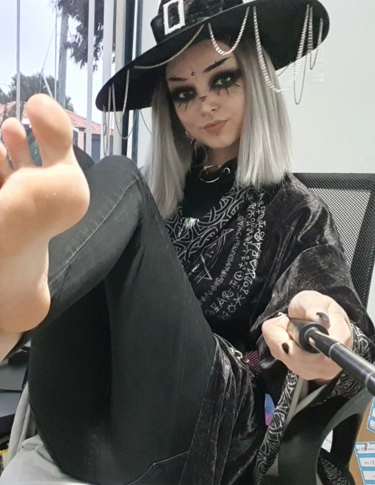 Goddess Violet - Gothic Foot Models