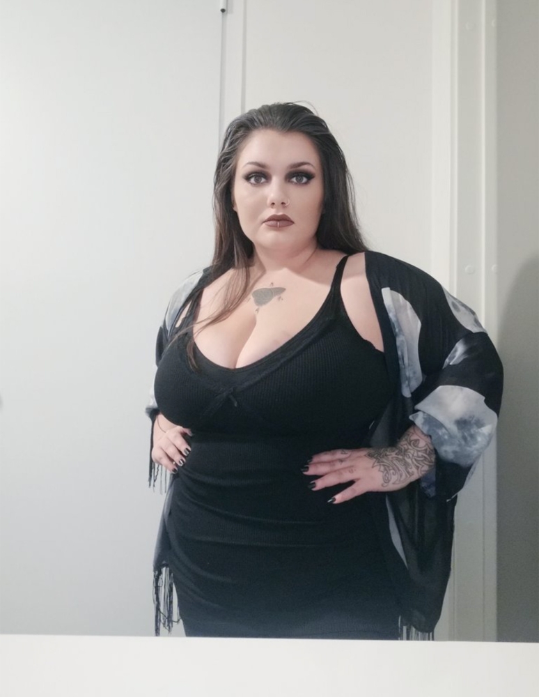 Mistress Skye - Gothic Foot Models